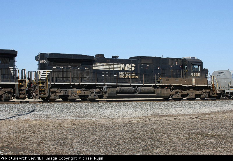 NS 8835